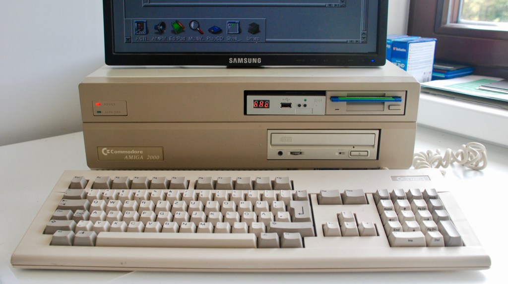 Amiga 2000 - Old Crap Vintage Computing