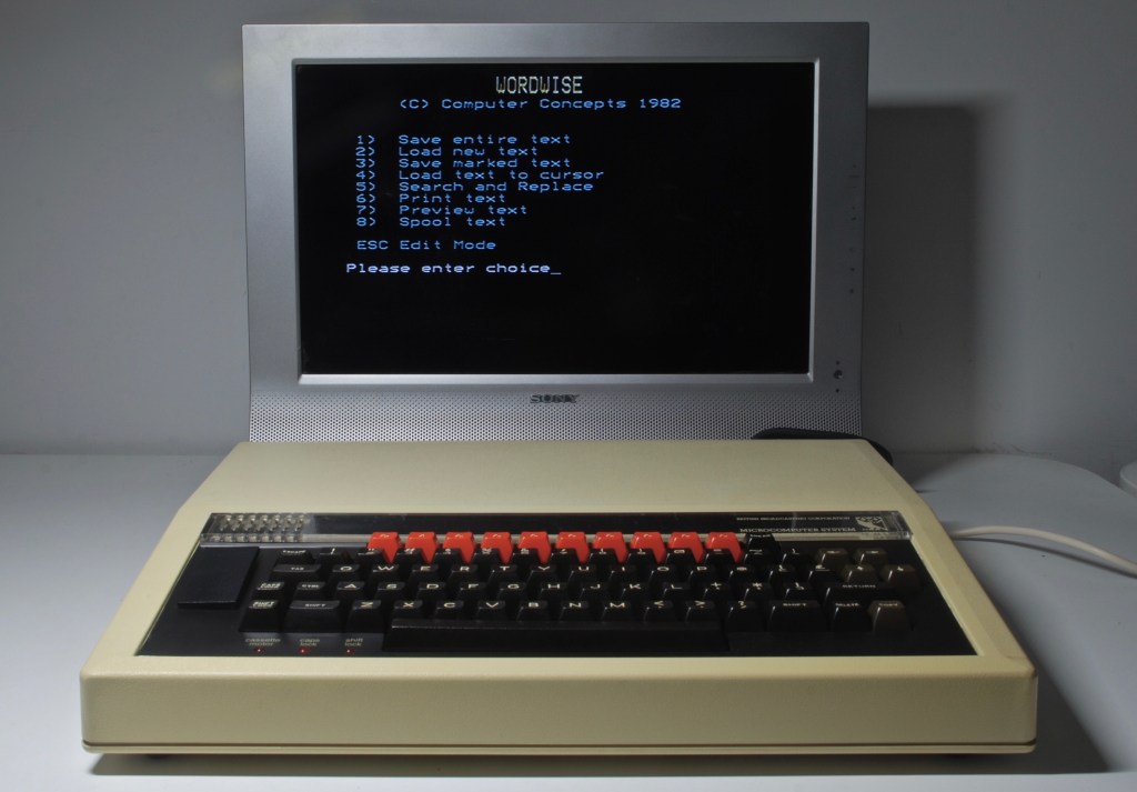 BBC Micro Model B - Old Crap Vintage Computing