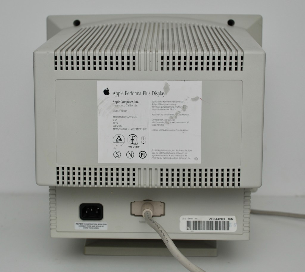 Apple Performa Plus Display - Old Crap Vintage Computing