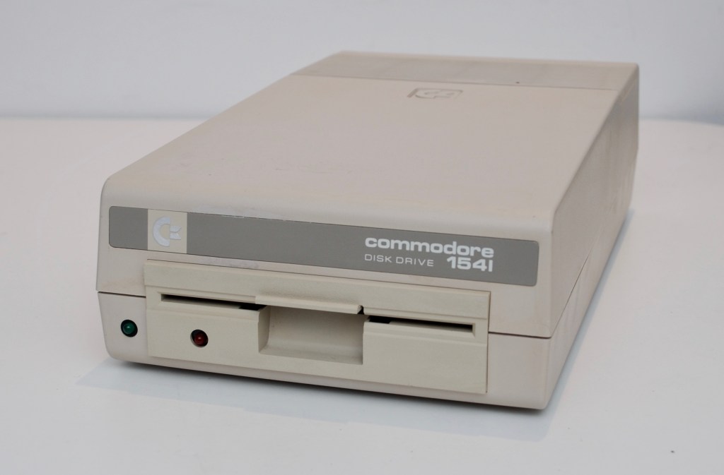 Commodore 1541 FDD - Old Crap Vintage Computing