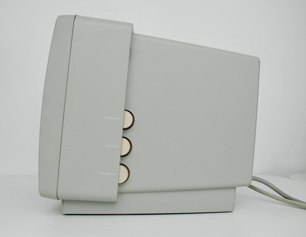 Atari SM124 Monitor - Old Crap Vintage Computing