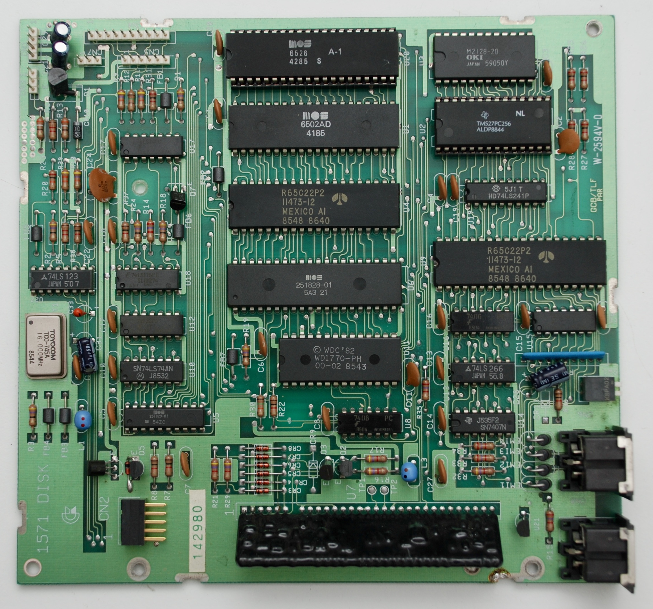 Commodore 1571 FDD - Old Crap Vintage Computing