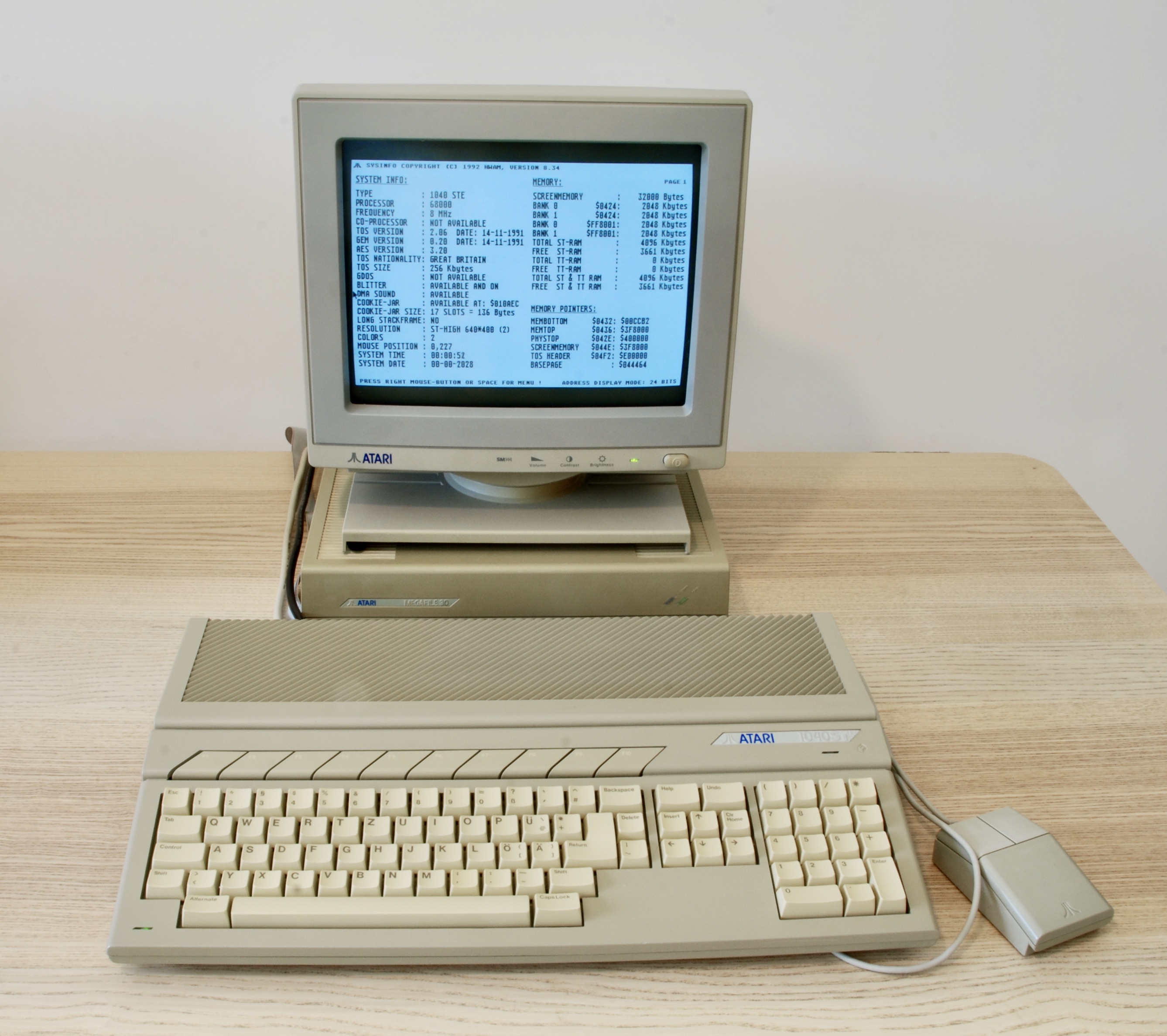 Atari SM144 Monitor - Old Crap Vintage Computing