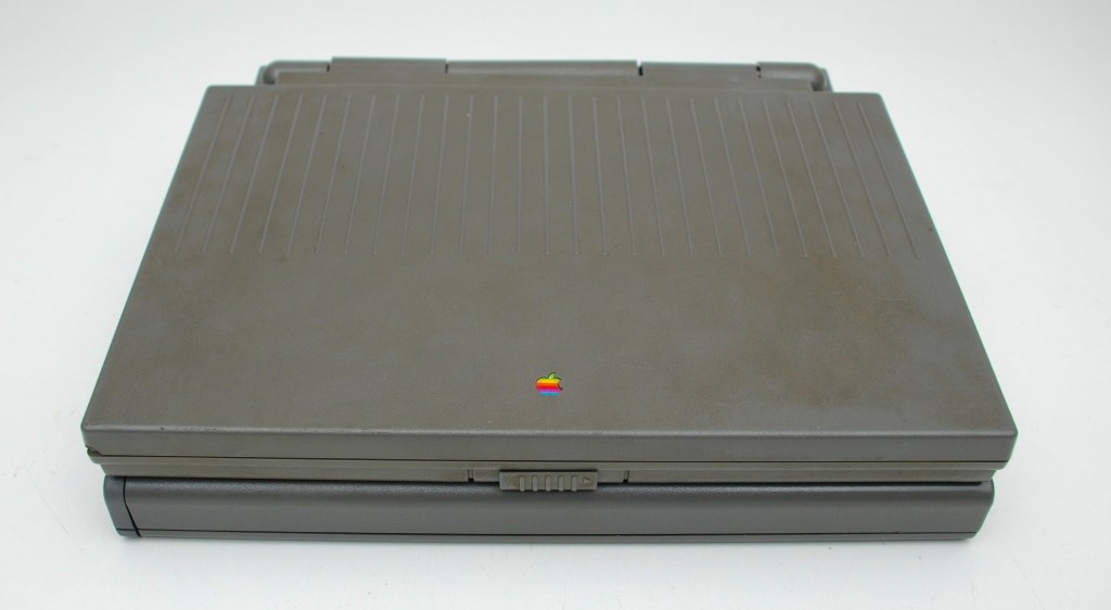 Apple Macintosh Powerbook 150 - Old Crap Vintage Computing