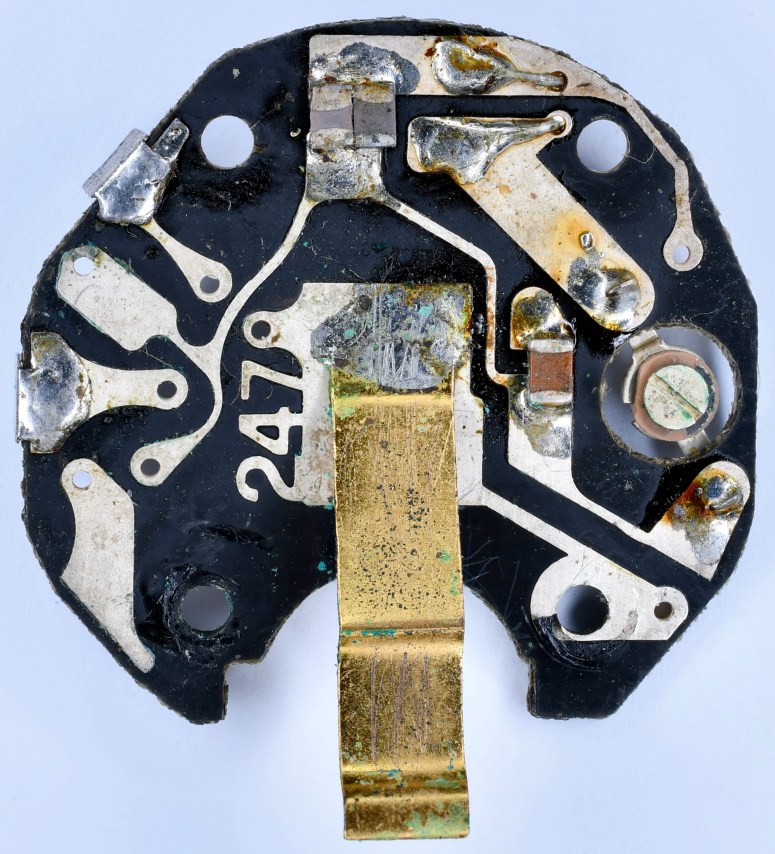 Model A - Commodore LCD Watch - Men's, Round - Old Crap Vintage Computing