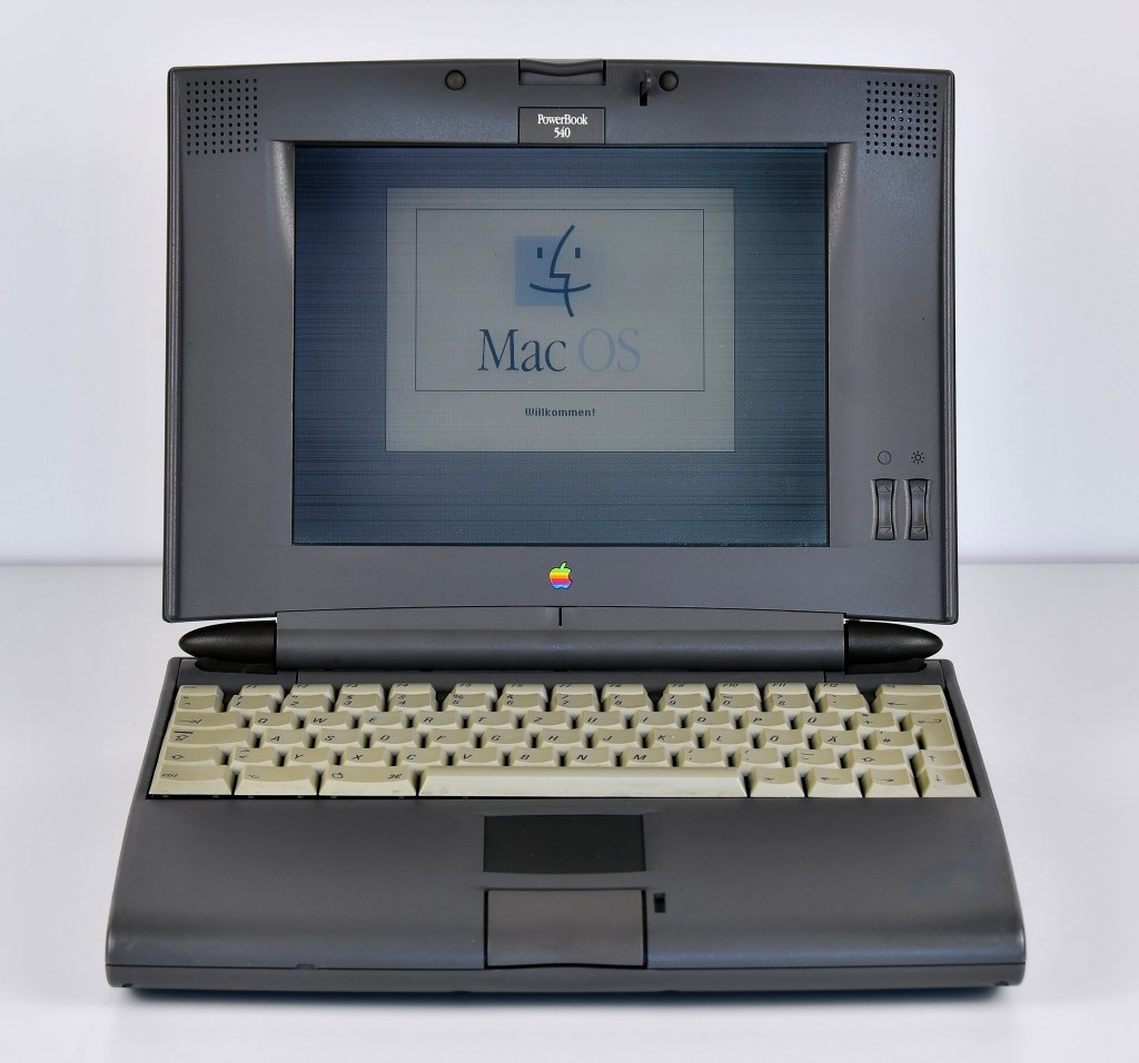 Apple Macintosh Powerbook 540 - Old Crap Vintage Computing